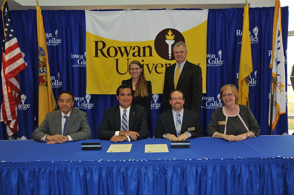 Rowan Engineering, RCGC sign agreement | Rowan Today | Rowan University