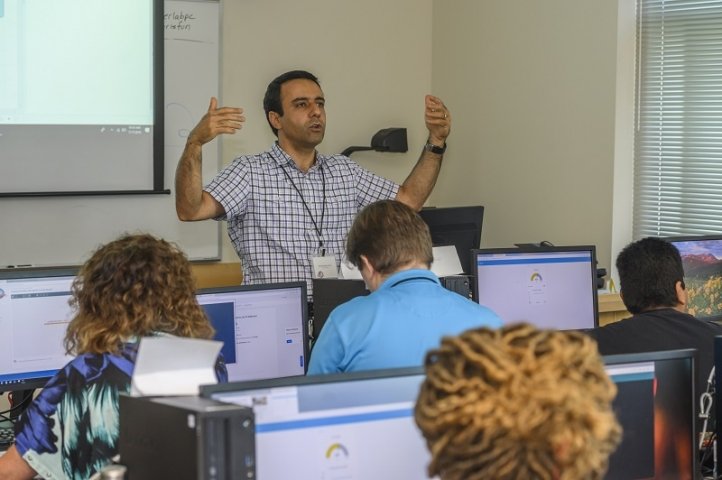 Grant awarded to Rowan professor provides scholarships for ...